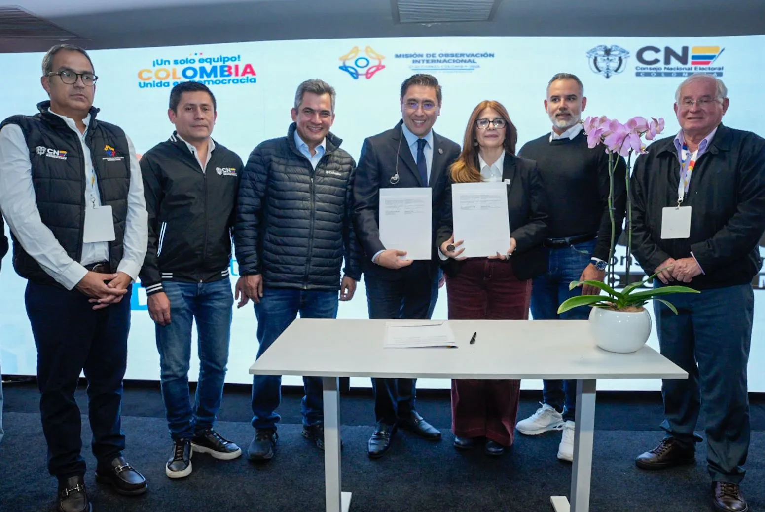 IDEA Internacional y el CNE de Colombia firman acuerdo para fortalecer ...